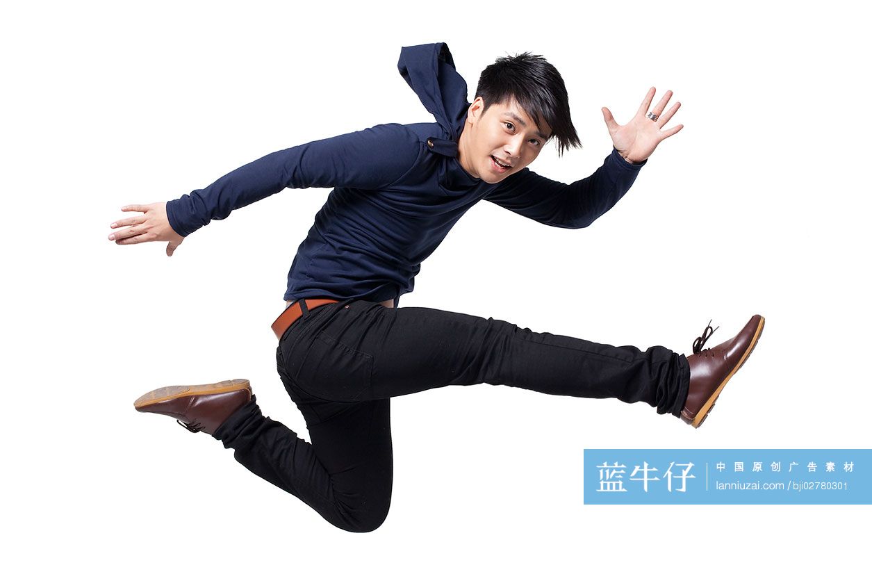 时尚青年男子跳跃 蓝牛仔影像 中国原创广告影像素材