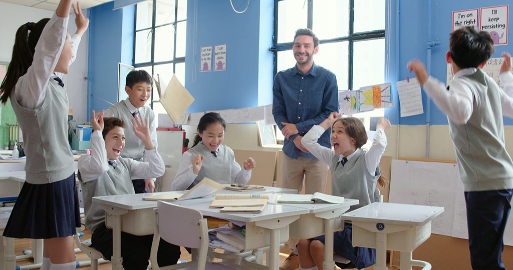 Teacher and students in classroom,4K-High-res stock video for download