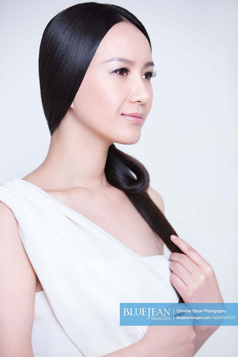 Beautiful young Chinese woman-High-res stock photo for download