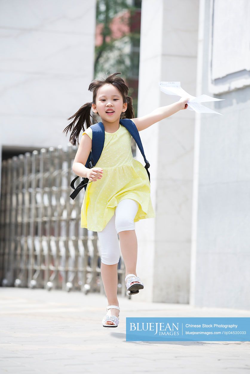 Cute Chinese schoolgirl-High-res stock photo for download