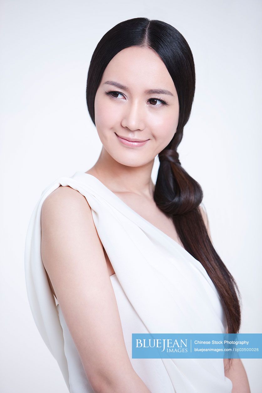 Beautiful young Chinese woman-High-res stock photo for download