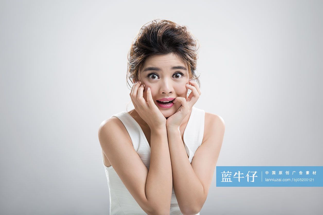 震惊的年轻美女 蓝牛仔影像 中国原创广告影像素材