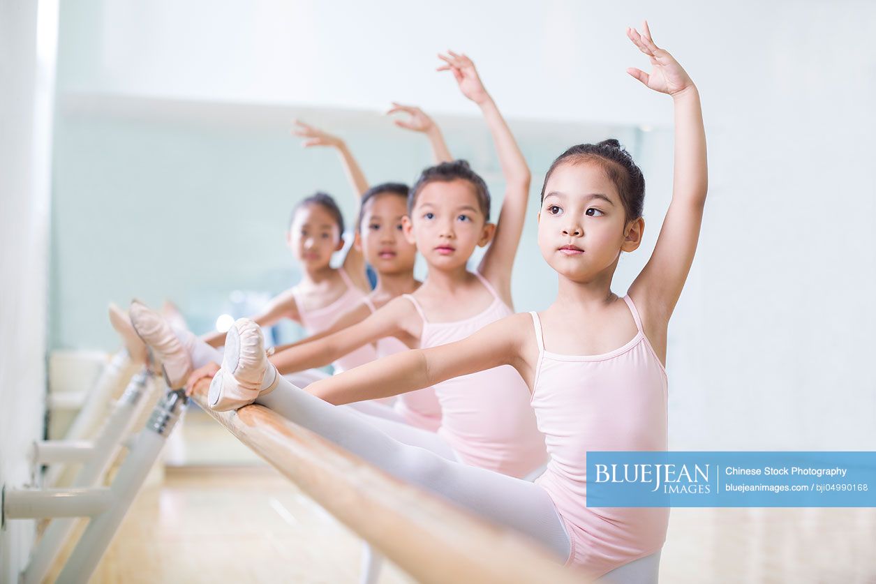 Little Chinese girls practicing ballet-High-res stock photo for download