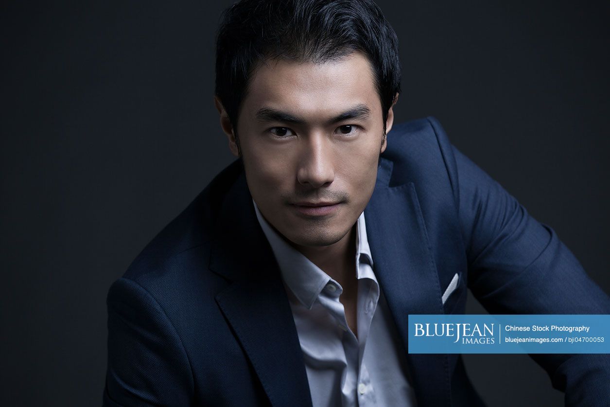 Portrait of confident Chinese businessman-High-res stock photo for download