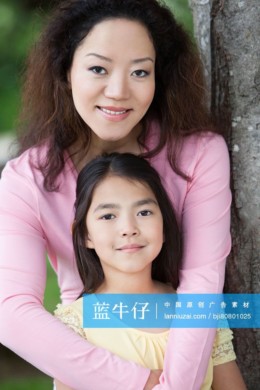 快乐的母女俩-蓝牛仔影像-中国原创广告影像素材