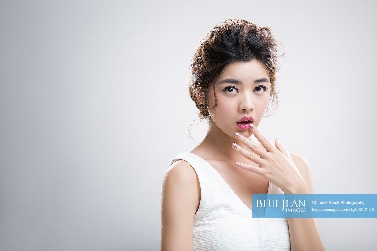 Portrait of beautiful young Chinese woman-High-res stock photo for download