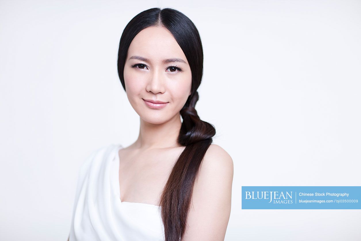 Beautiful young Chinese woman-High-res stock photo for download