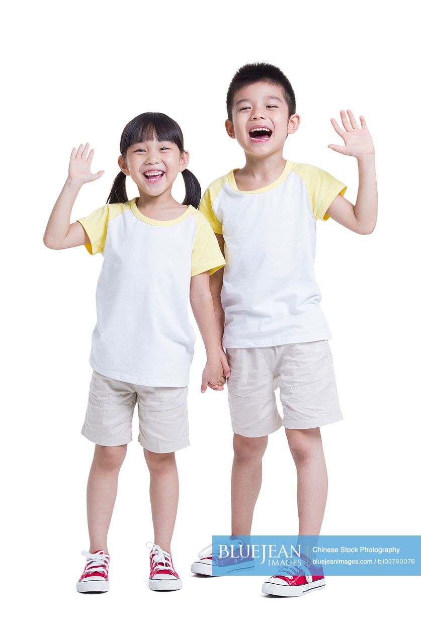 Happy Chinese siblings-High-res stock photo for download