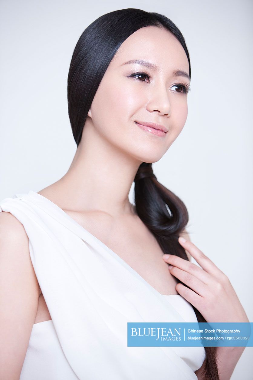 Beautiful young Chinese woman-High-res stock photo for download