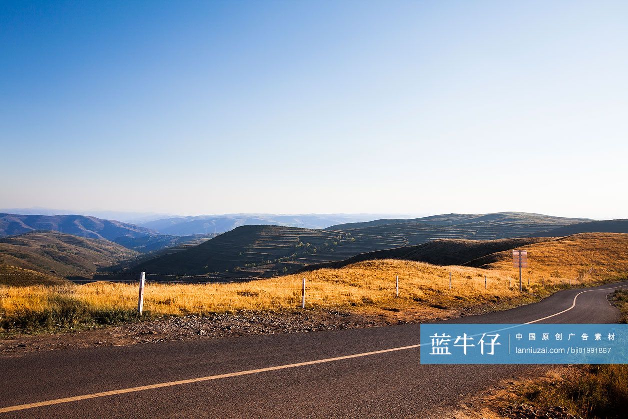 河北草原天路风光-蓝牛仔影像-中国原创广告影像素材