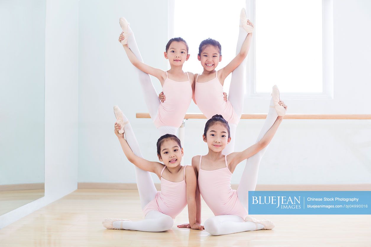 Little Chinese girls practicing ballet-High-res stock photo for download