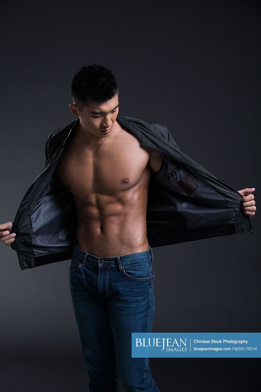 Young Chinese muscular man-High-res stock photo for download