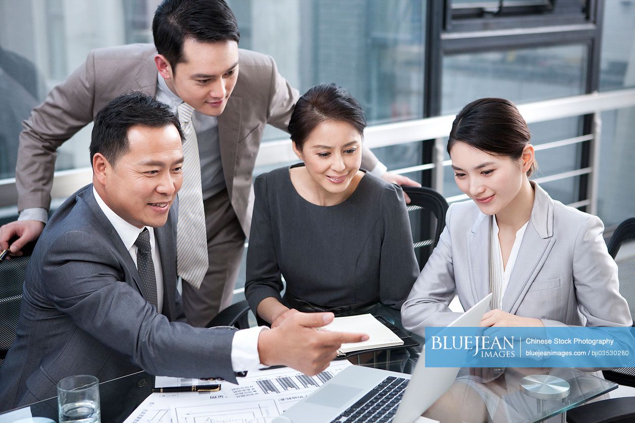 Chinese business team having a meeting-High-res stock photo for download