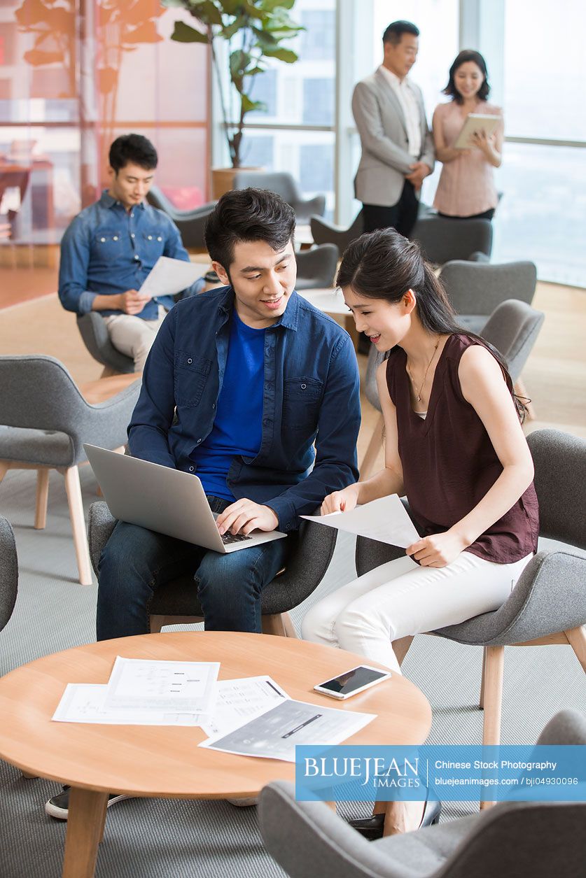 Chinese business people working in office-High-res stock photo for download