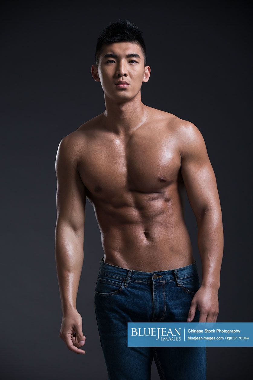Portrait of young Chinese muscular man-High-res stock photo for download