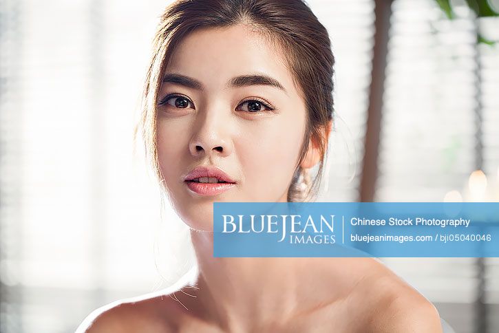 Portrait of beautiful young Chinese woman-High-res stock photo for download