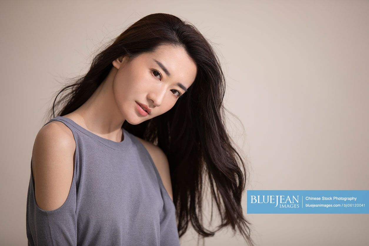 Beautiful young Chinese woman-High-res stock photo for download