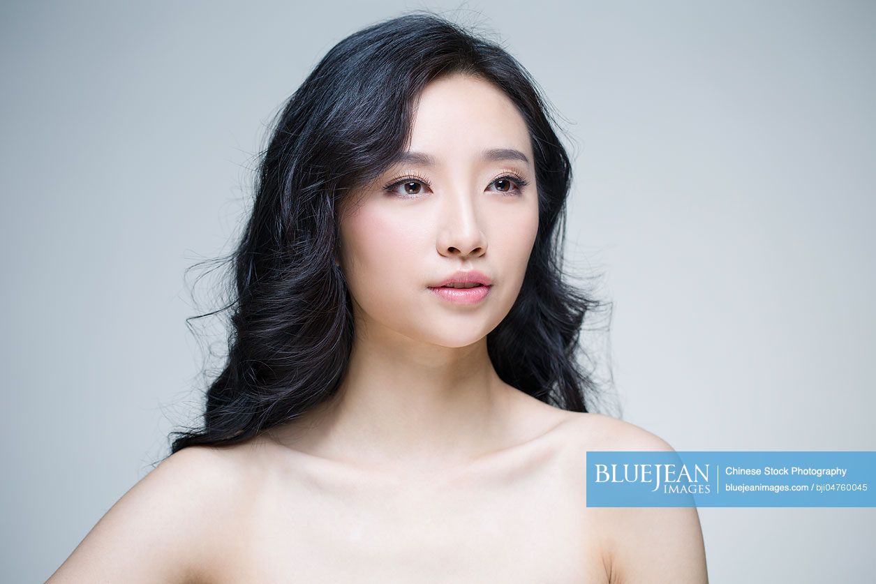 Beautiful young Chinese woman-High-res stock photo for download