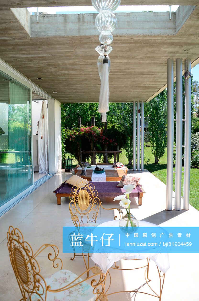 Tea table and seating area at porch-蓝牛仔影像-中国原创广告影像素材