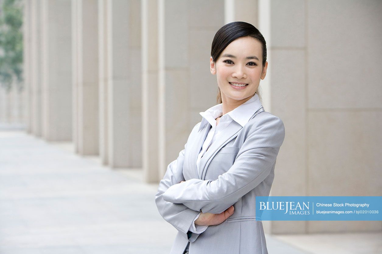 Portrait of confident Chinese businesswoman-High-res stock photo for download