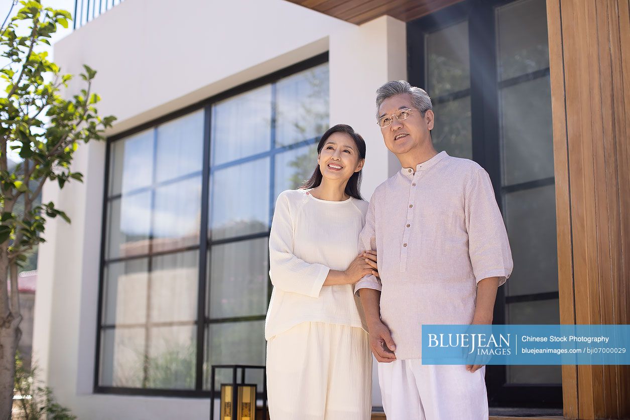 Happy mature Chinese couple on vacation-High-res stock photo for download