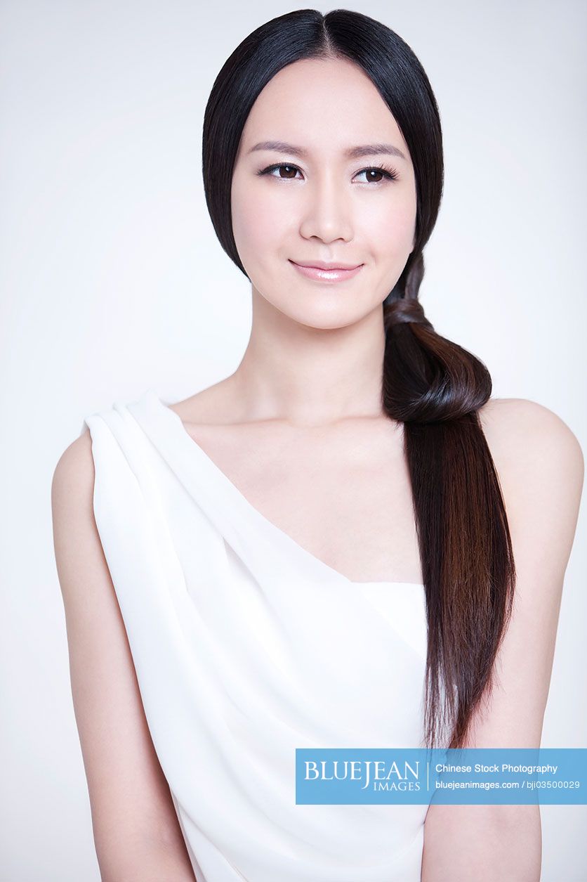 Beautiful young Chinese woman-High-res stock photo for download
