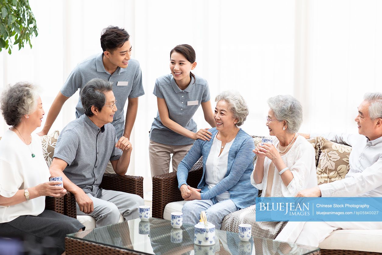 Senior Chinese friends in nursing home-High-res stock photo for download