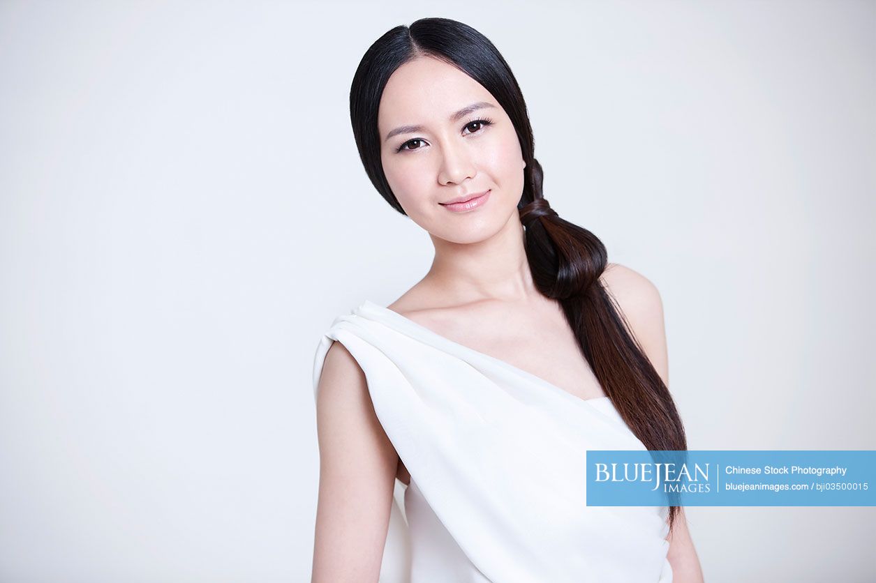 Beautiful young Chinese woman-High-res stock photo for download