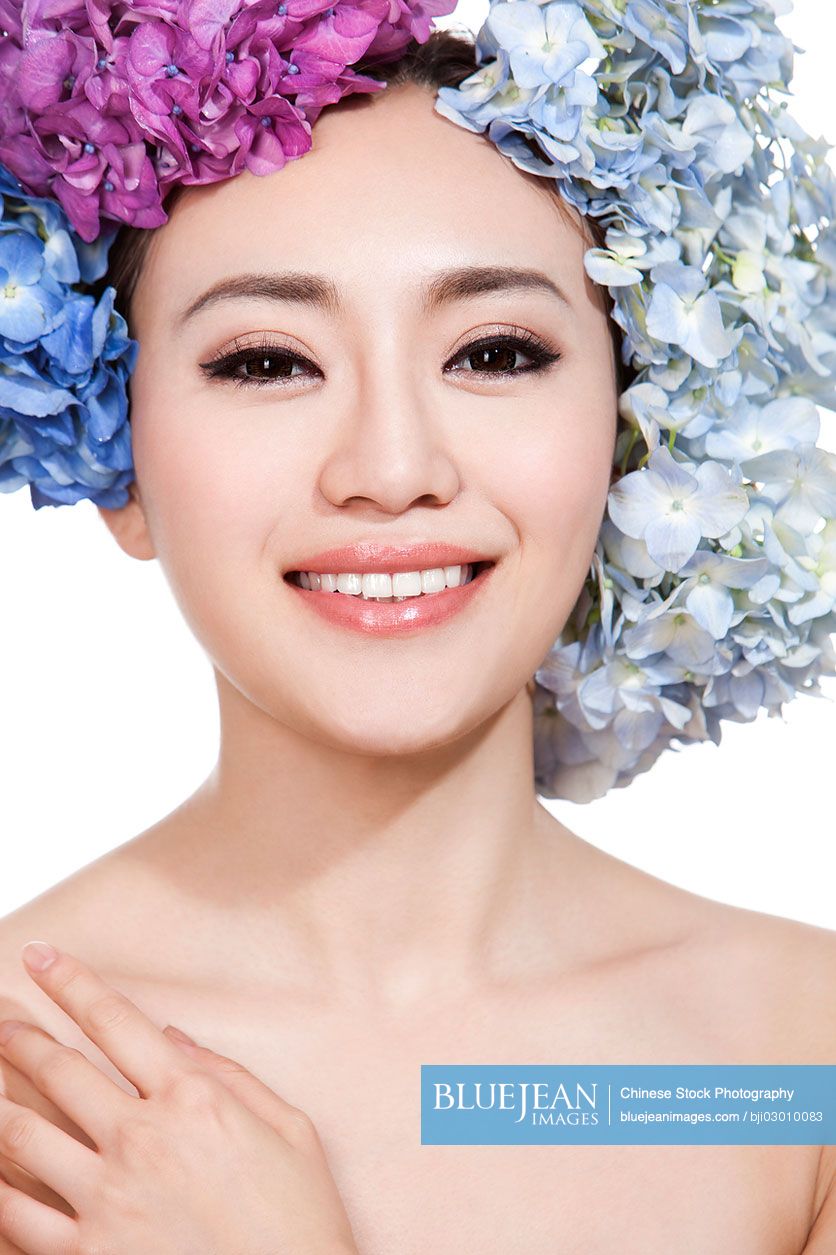 Portrait of a beautiful Chinese woman-High-res stock photo for download