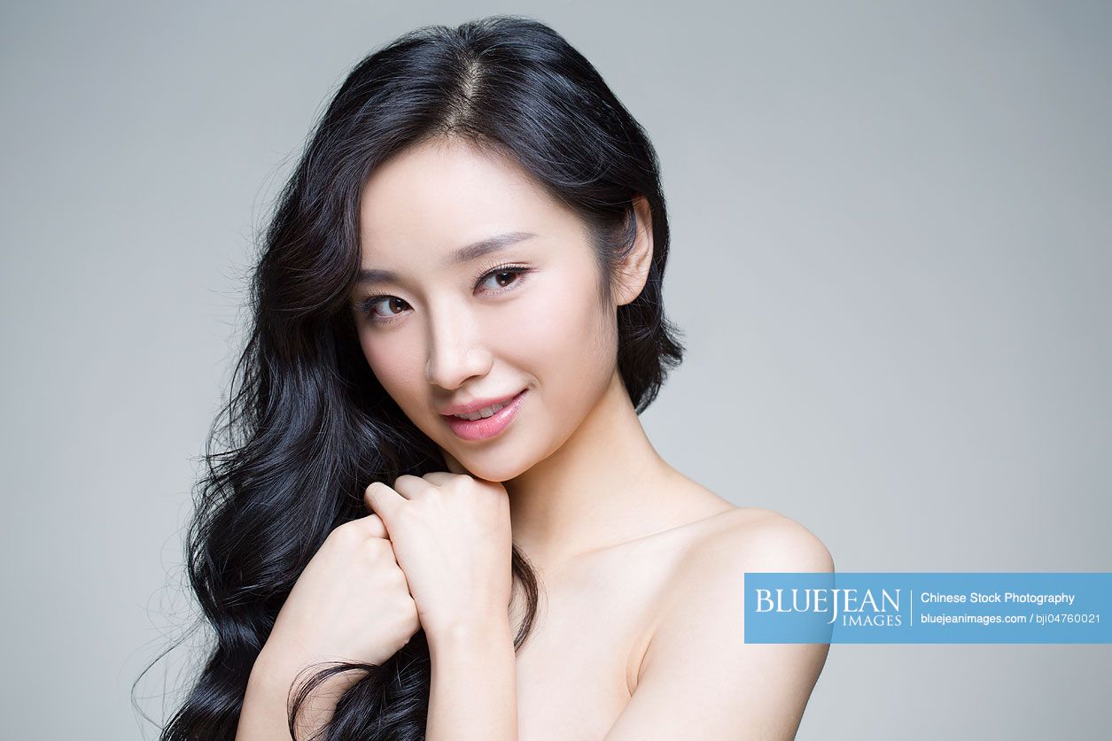 Beautiful young Chinese woman-High-res stock photo for download