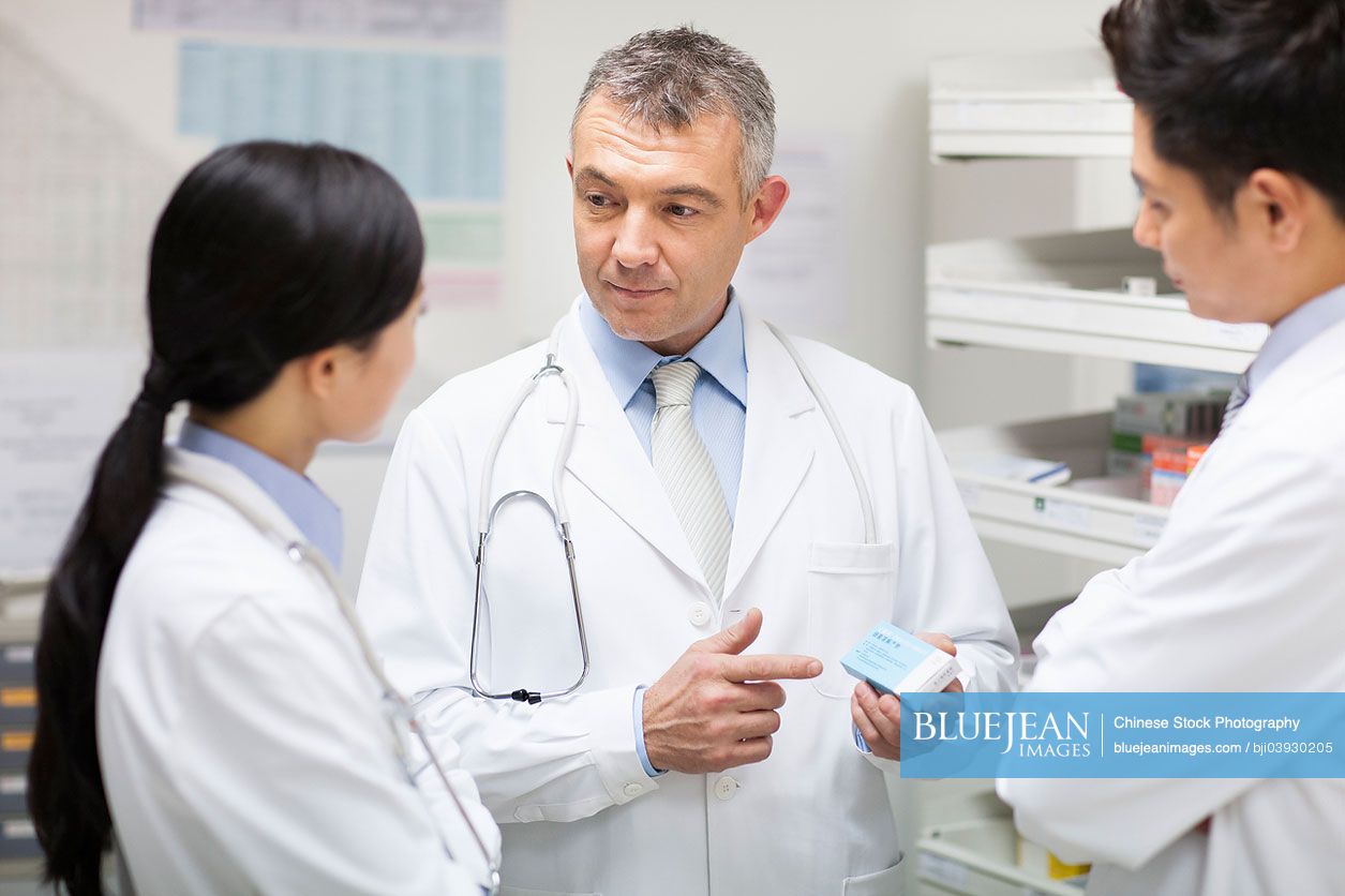 Pharmacists in pharmacy of hospital-High-res stock photo for download